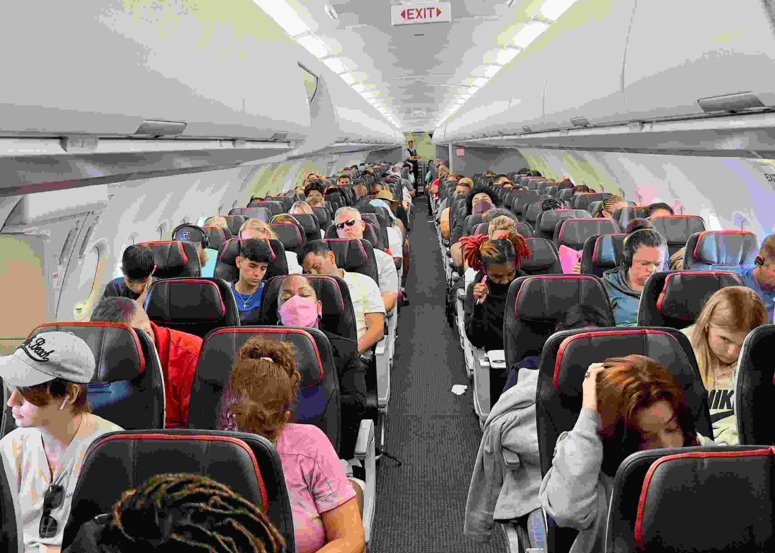 Key Differences Between Business Class And First Class During Flight ... Key Differences Between Business Class And First Class During Flight ...